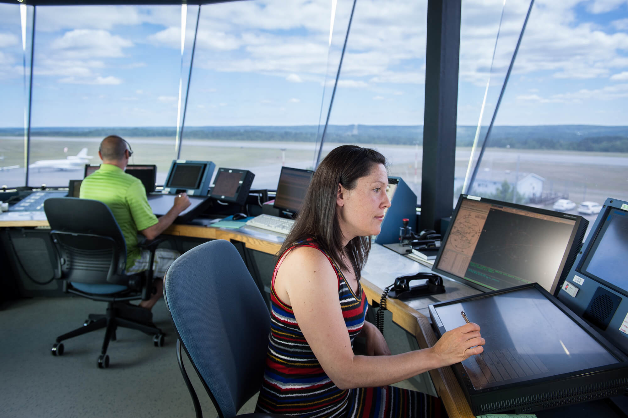 NAV CANADA Reducing conflict, increasing safety: flight service ...
